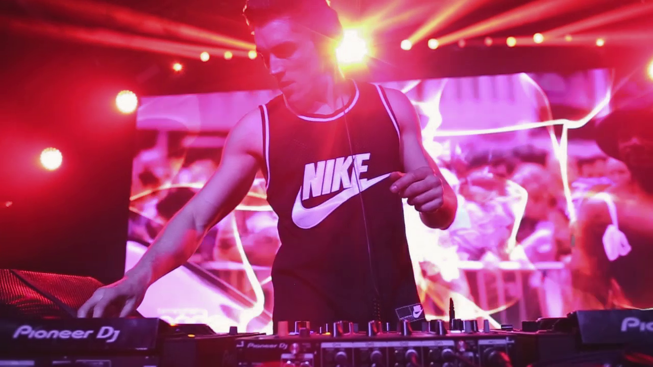 DJ Robbie Lewis - UK LGBT+ Commercial DJ